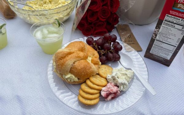 30+ Favorite Spring Time Picnic Recipe Ideas You’ll Love - The ...