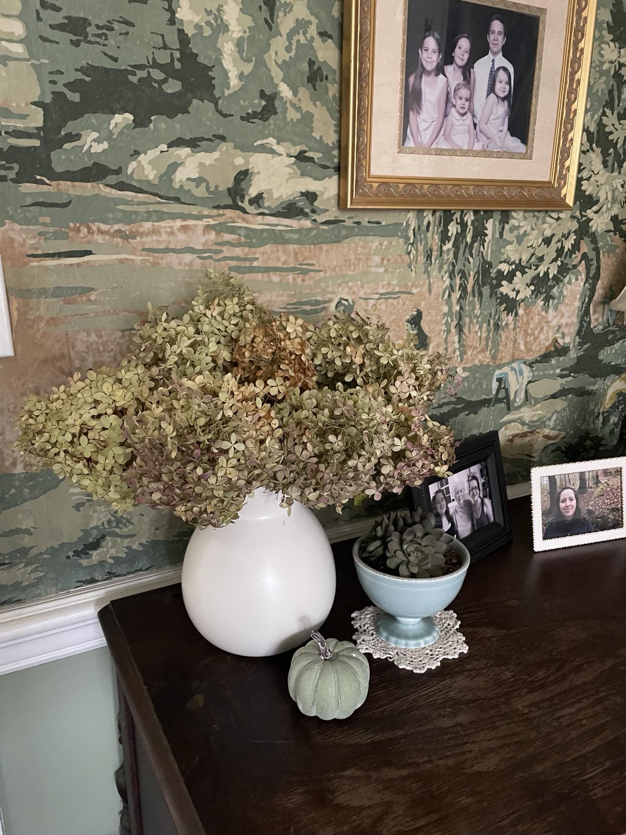 Creating a Fall Cleaning Checklist - The Homemaker's Society