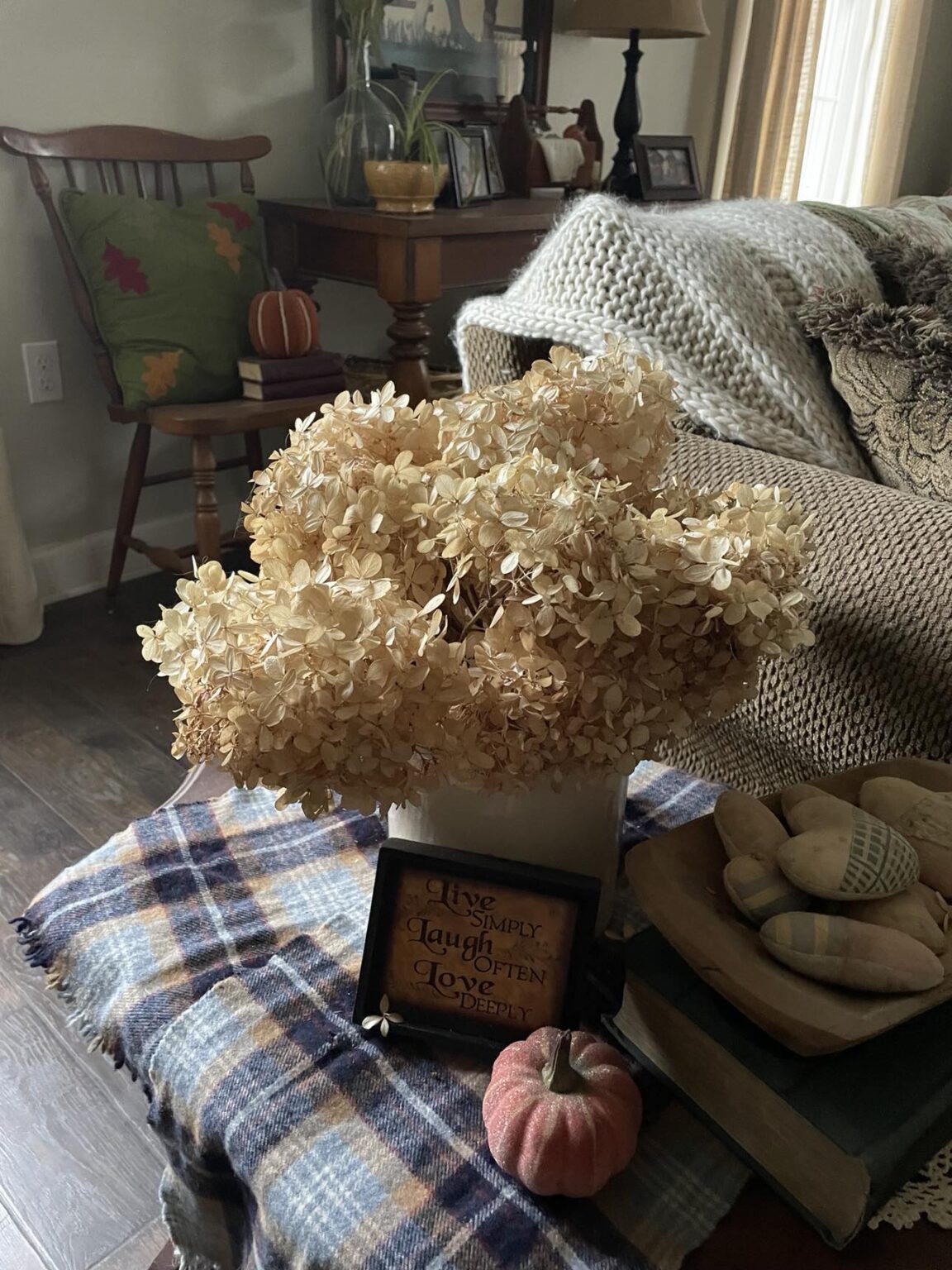 Creating a Fall Cleaning Checklist - The Homemaker's Society