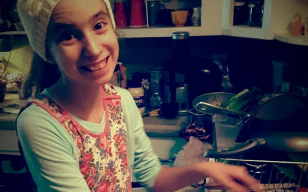 Teach Your Kids How to Hand Wash Dishes: Step by Step